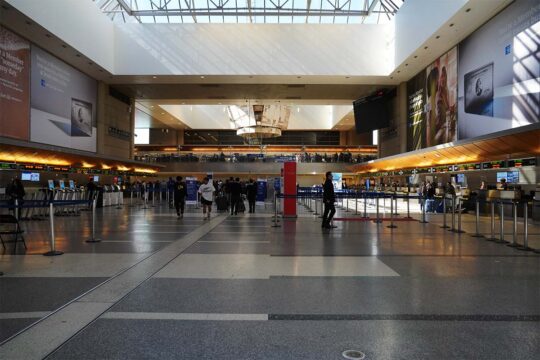 How Early to Arrive at LAX (Domestic & International Flights)